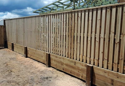 Overlapped and Capped Fencing - Supplied By Longlife Fencing Retaining