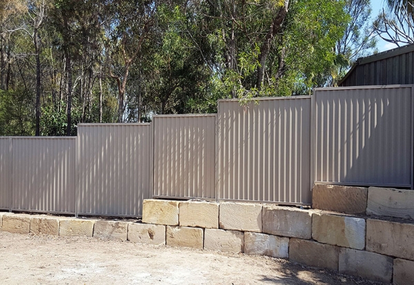 Colourbond Fencing and Retaining - Longlife Fencing & Retaining